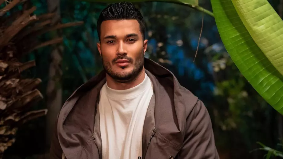 Ето как е изглеждал поп-фолк певецът Галин преди корекциите (ВИДЕО)