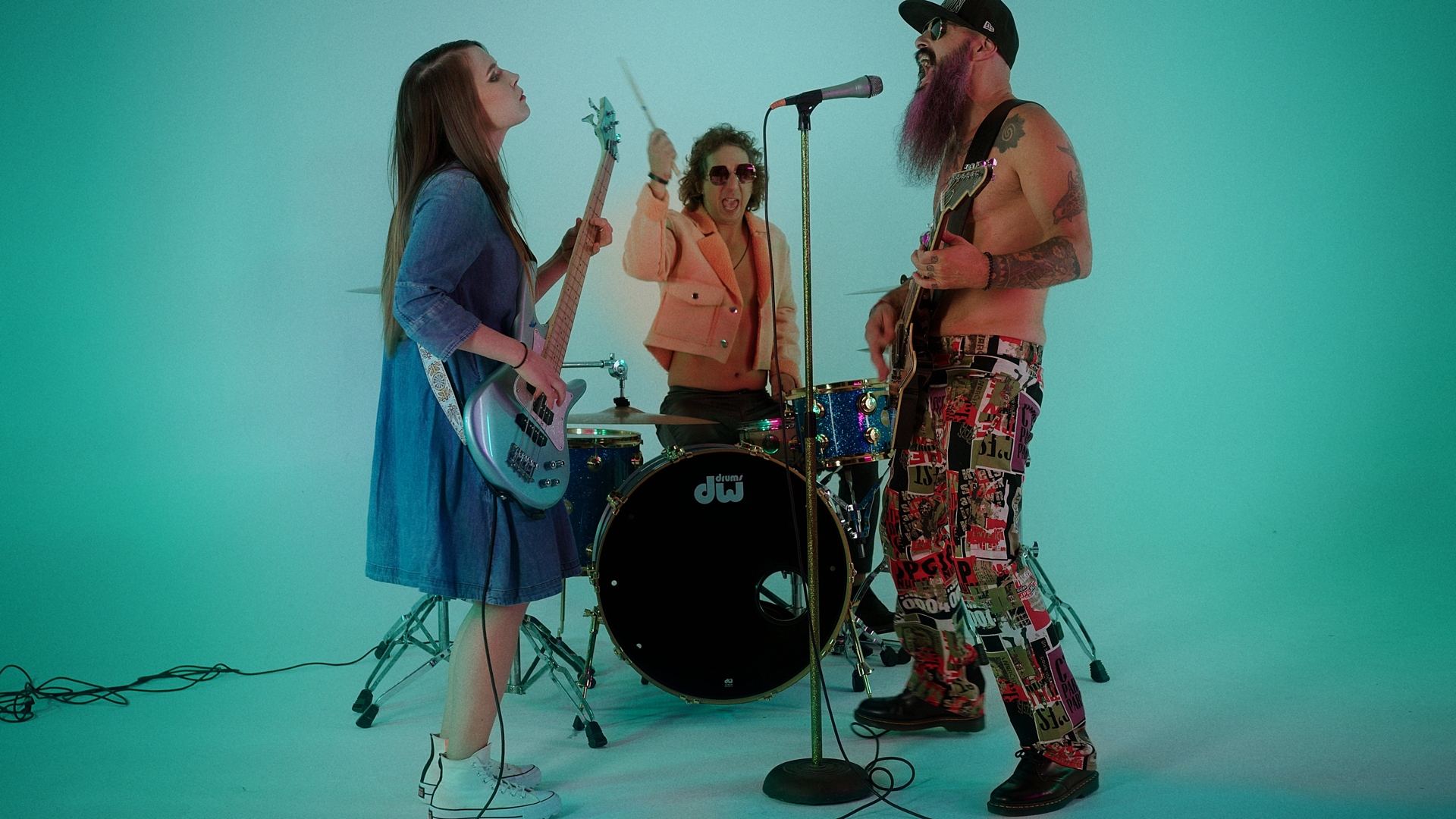 Нова доза фънк идва със "Звук" на GREESH | Actualno.com