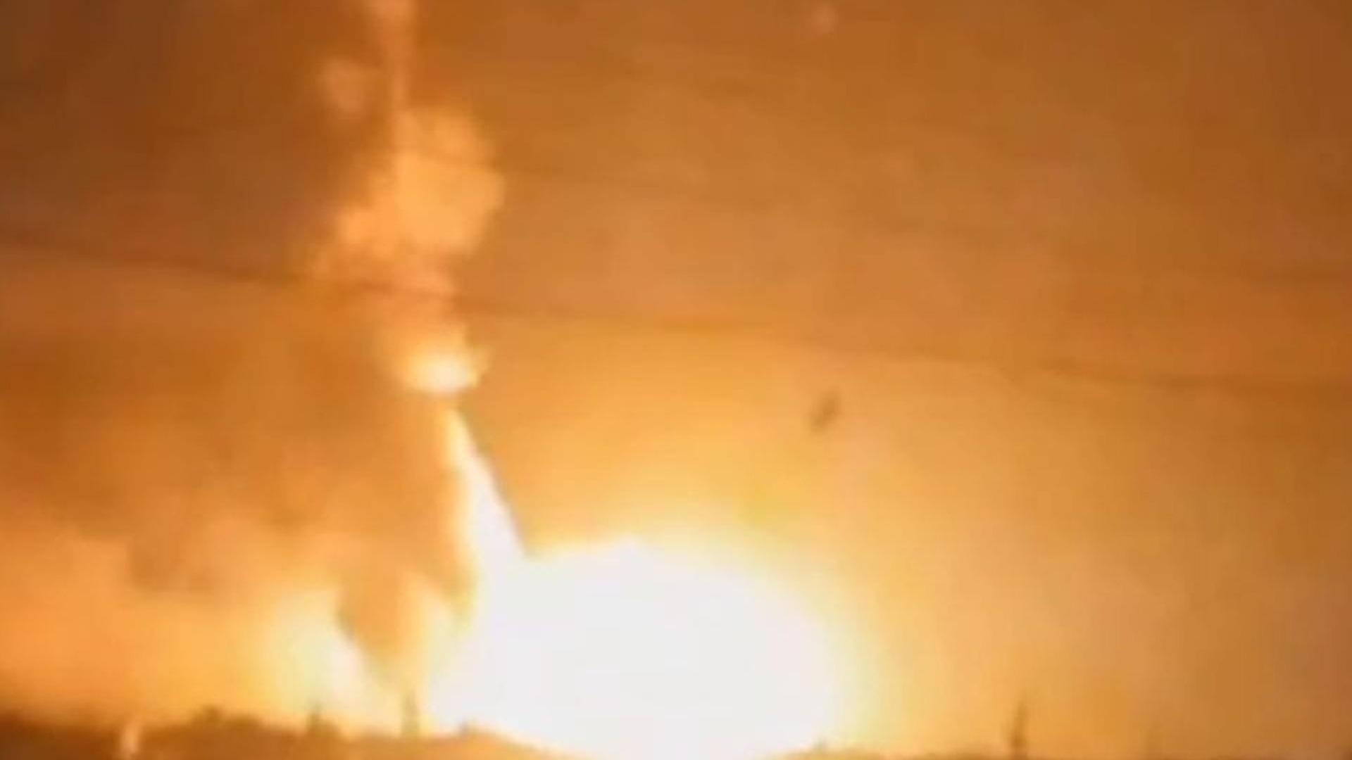 Сателитни данни: Горят и трите нефтени платформи в Черно море близо до ...