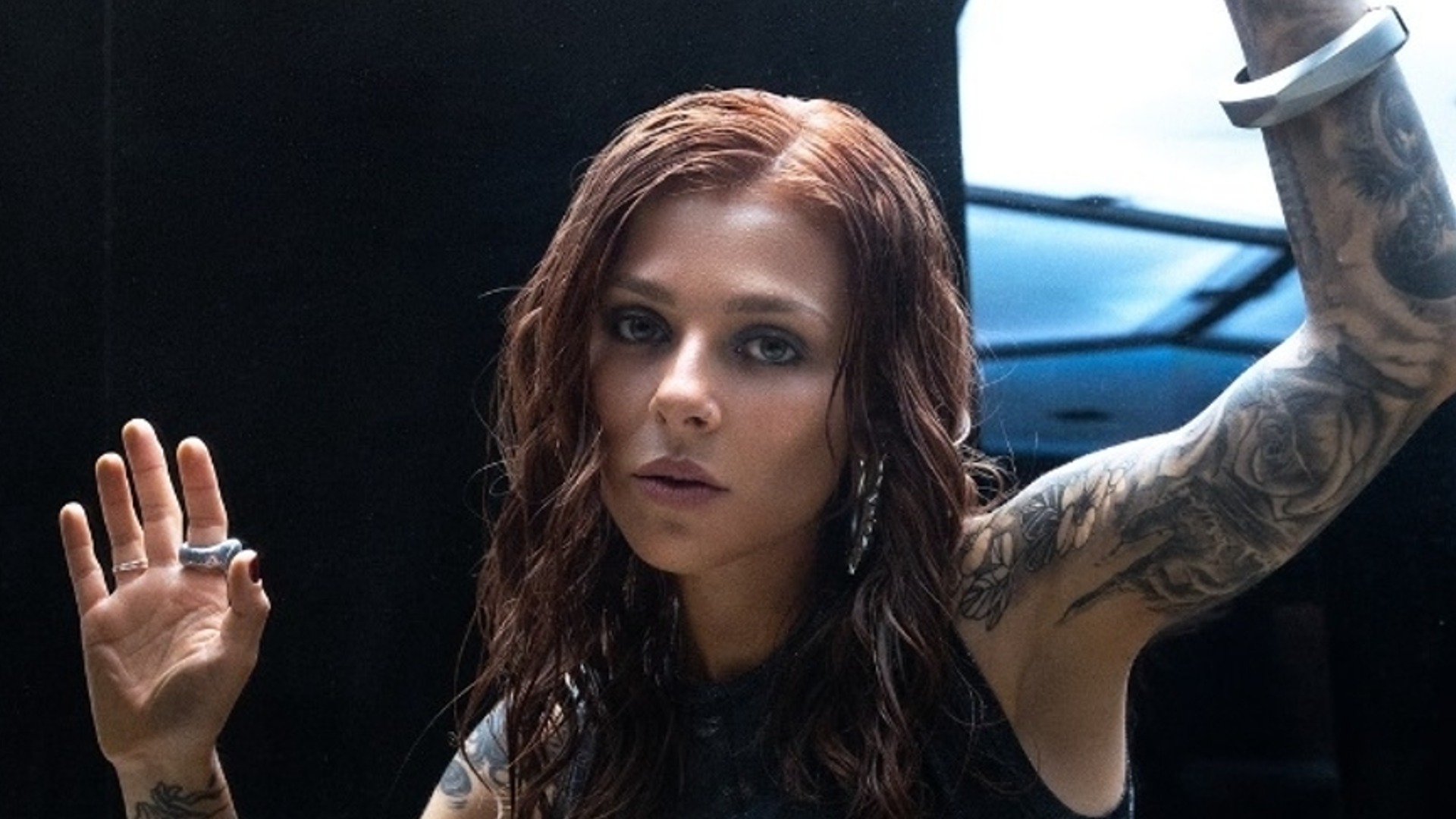 Виктория Георгиева открива себе си в новата си песен "In Between ...