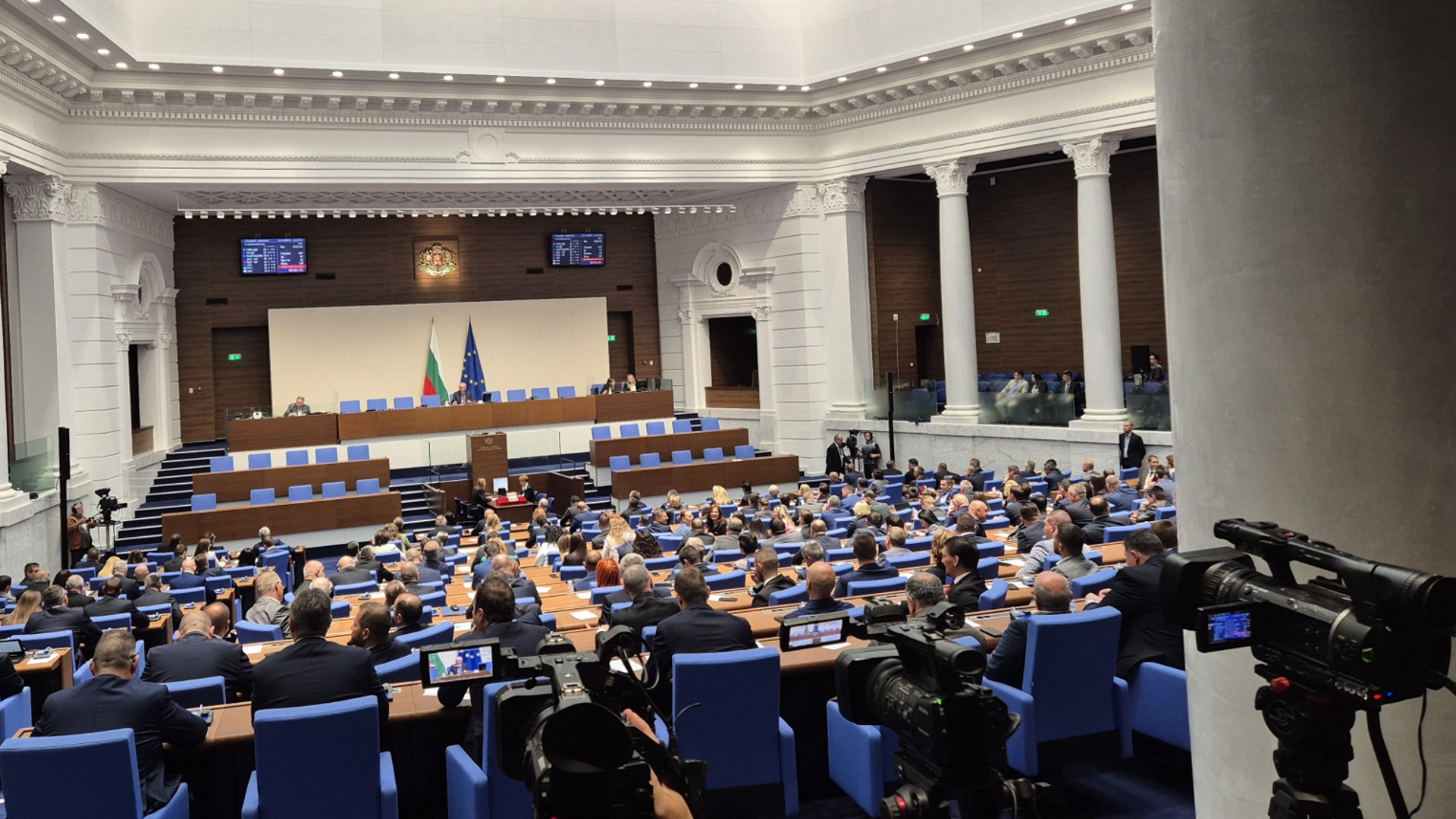 За какво ни е председател? А за какво ни е и Народно събрание ...