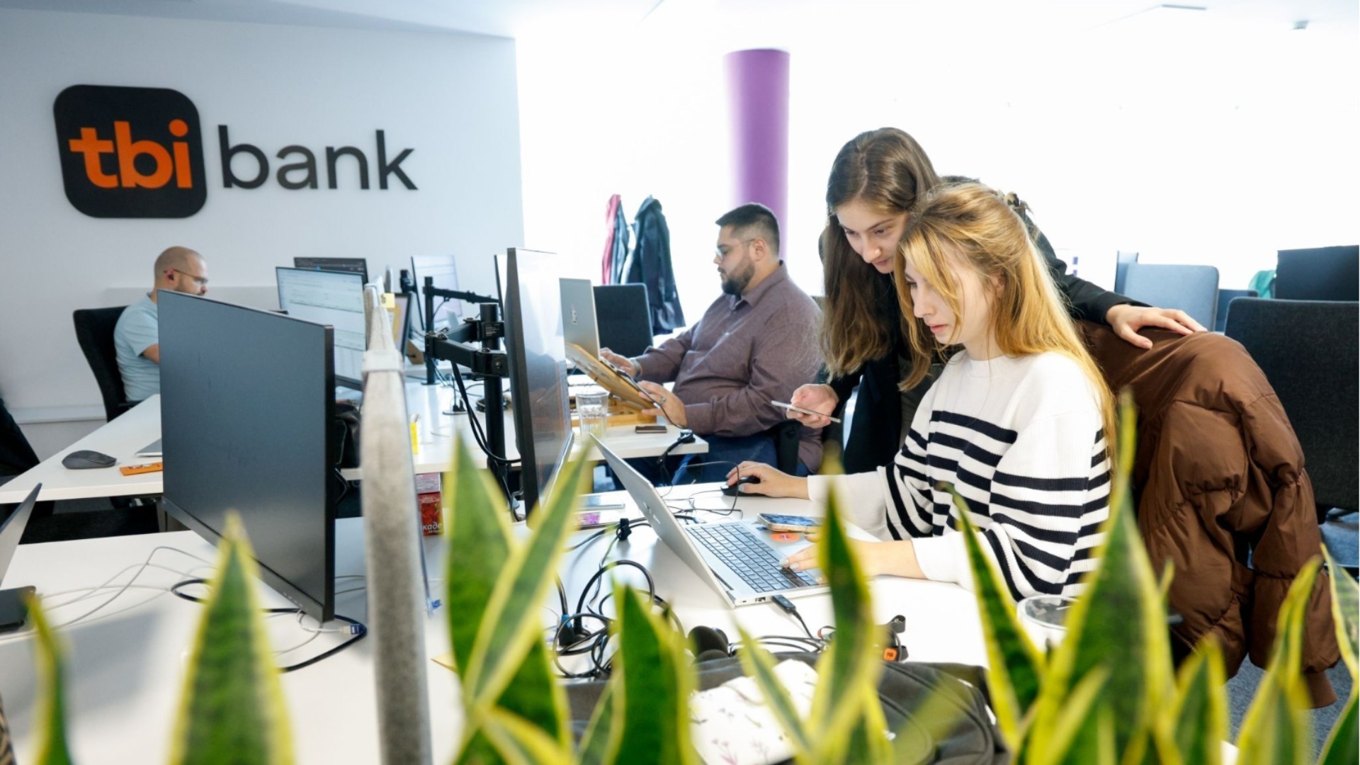 tbi bank е най-високо оцененият работодател сред банките в България | Actualno.com