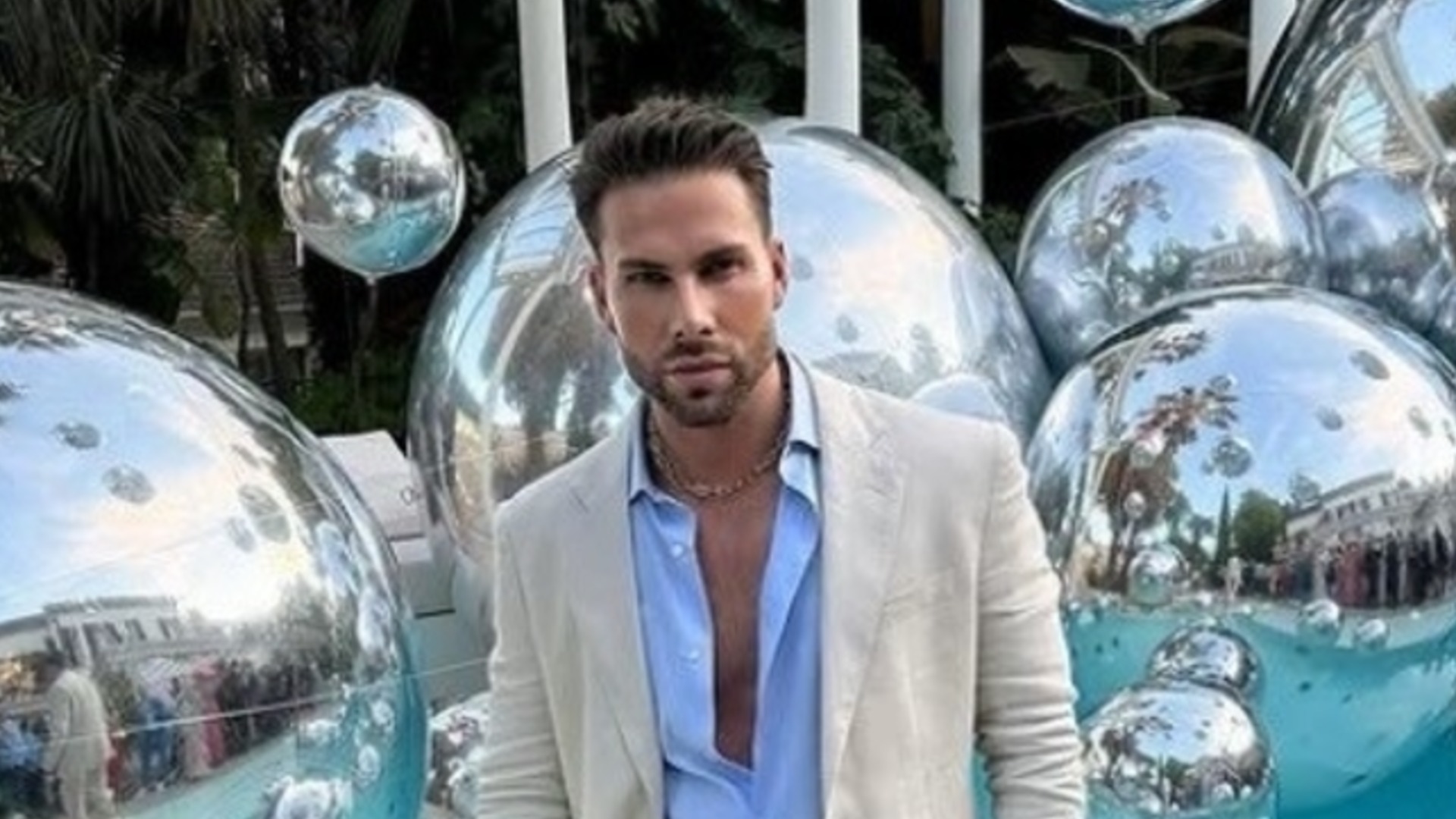 Българският модел Пит Андрейчев е на корицата на популярно модно ...