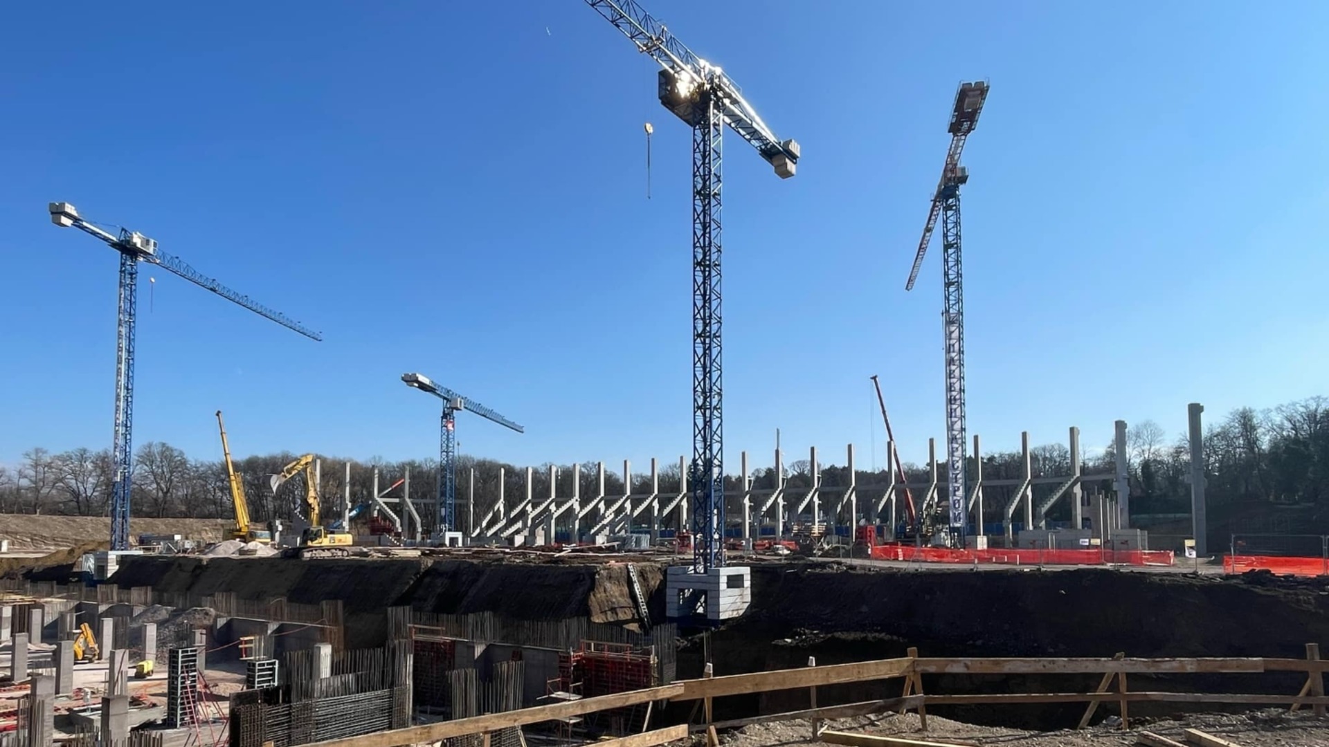 През погледа на Actualno: Как върви реконструкцията на „Армията“? (ВИДЕО) | Actualno.com