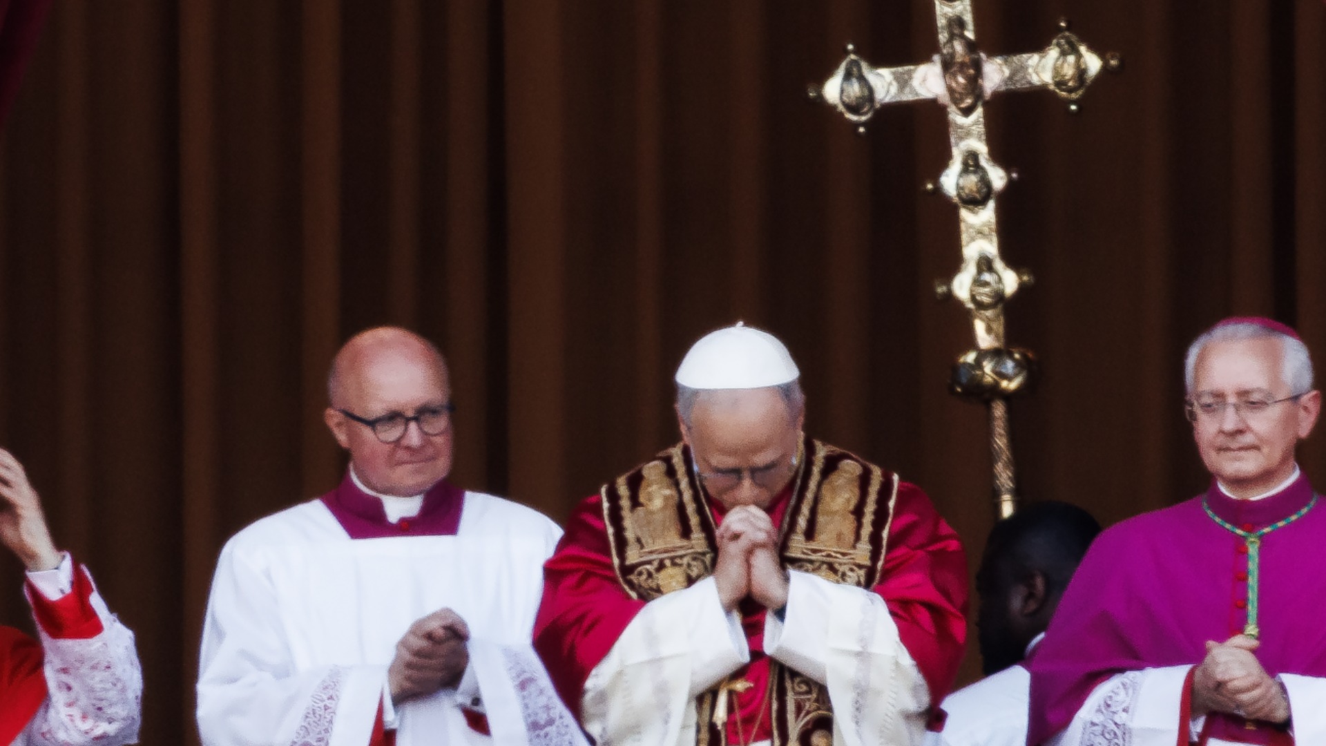 На тържествена церемония във Ватикана: Папа Лъв ХІV встъпи в длъжност ...