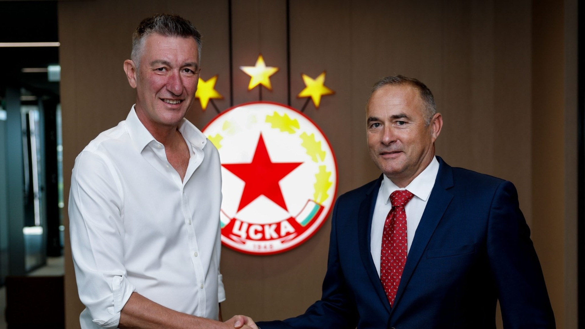 Бойко Величков развъртя метлата в ЦСКА - извади трима от първия отбор ...