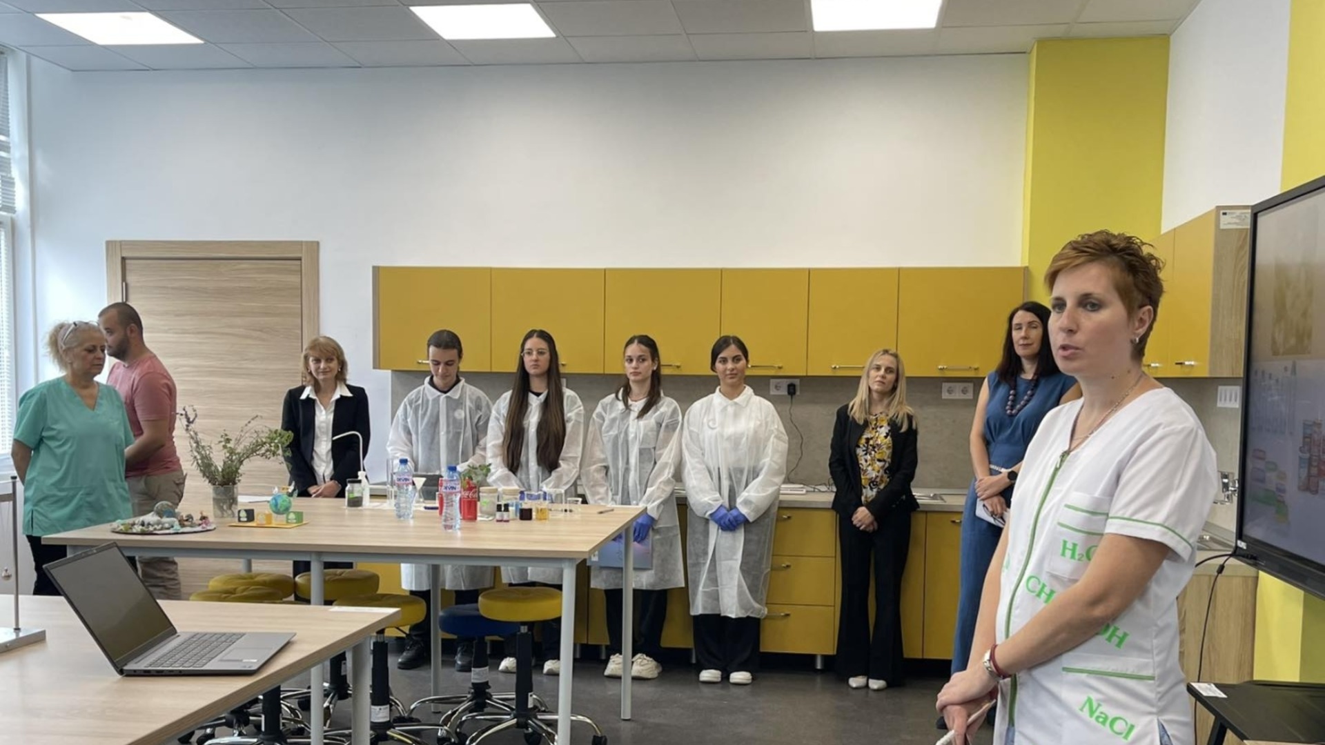 АЕГ „Гео Милев“- Бургас откри нов модерен СТЕМ център „Ученикът е ...