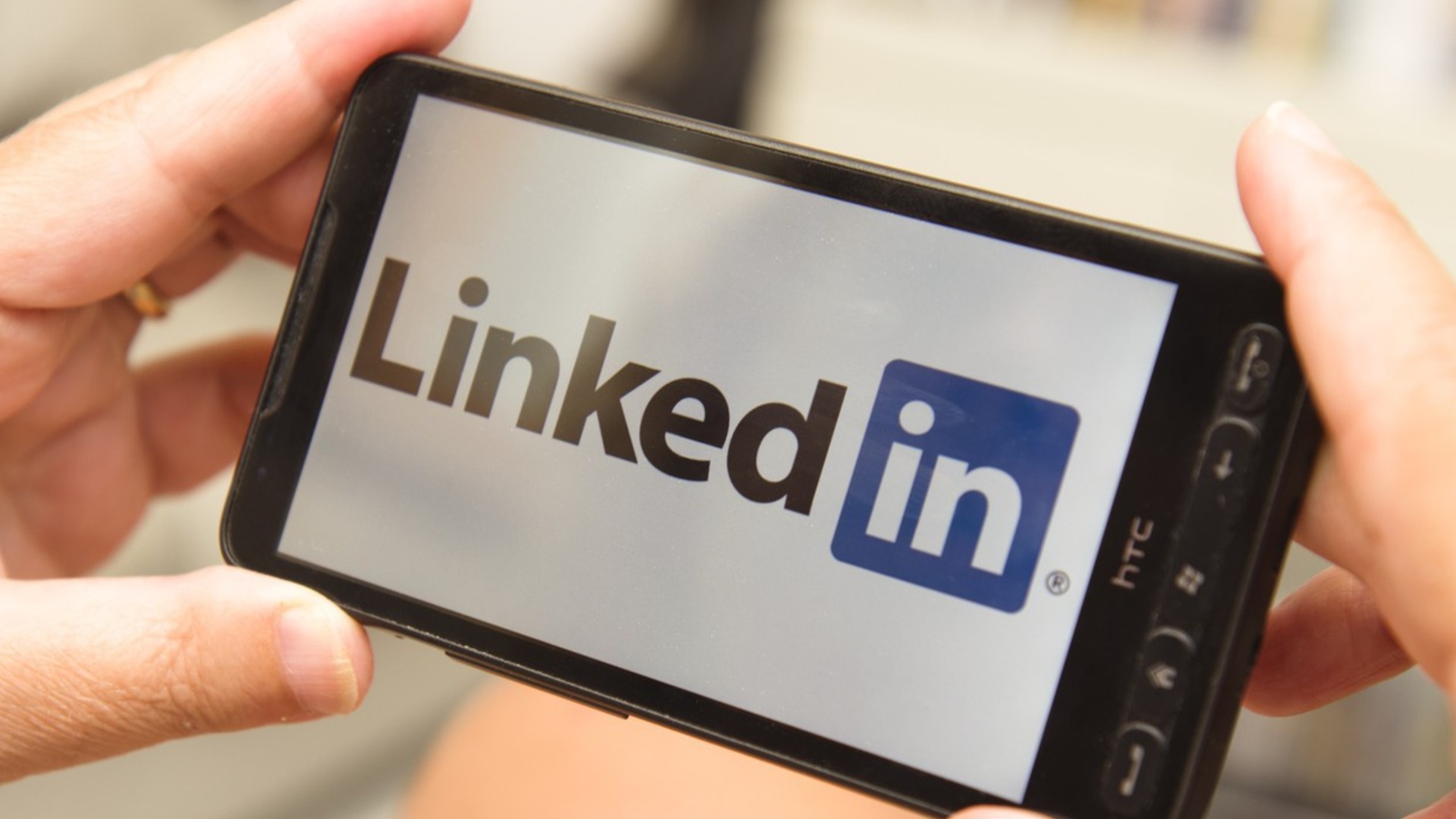 Жалба срещу LinkedIn заради предполагаеми нарушения на достъпа до лични ...